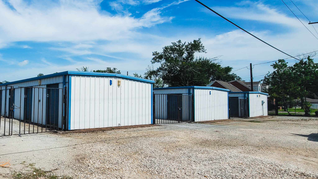 Storage Facility Gallery - View Bunker Rd Storage Images